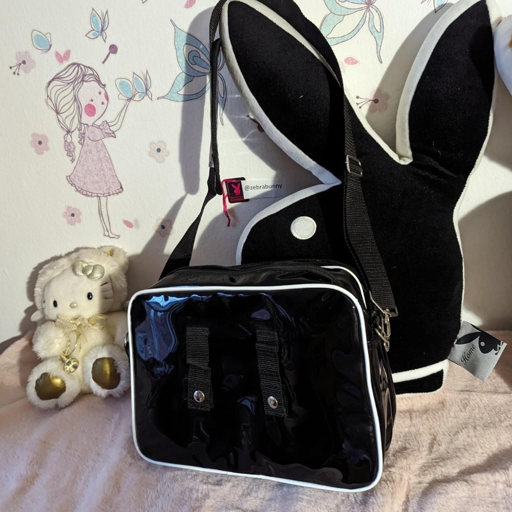 Hello Kitty Black Vinyl Bag - Gem